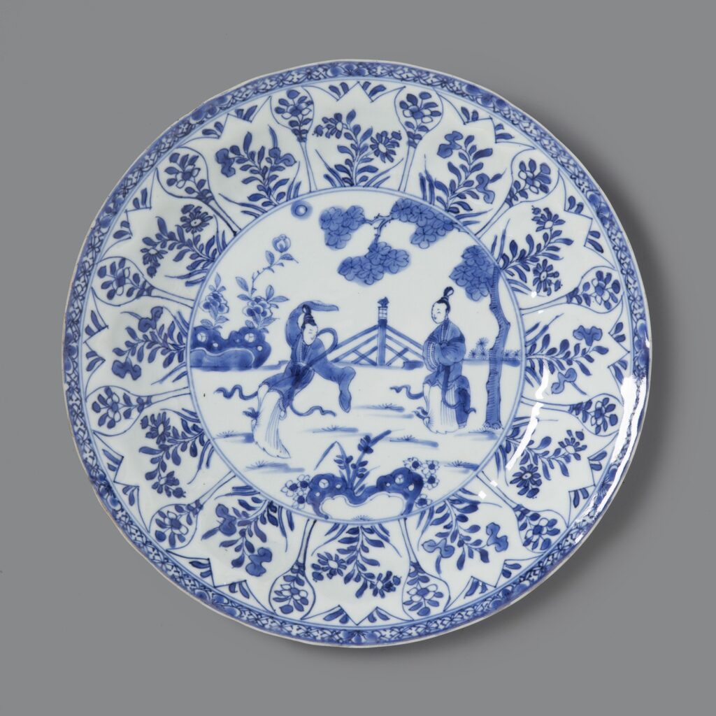 Chinese Kangxi blue and white plate - DAATSELAAR THE COLLECTION